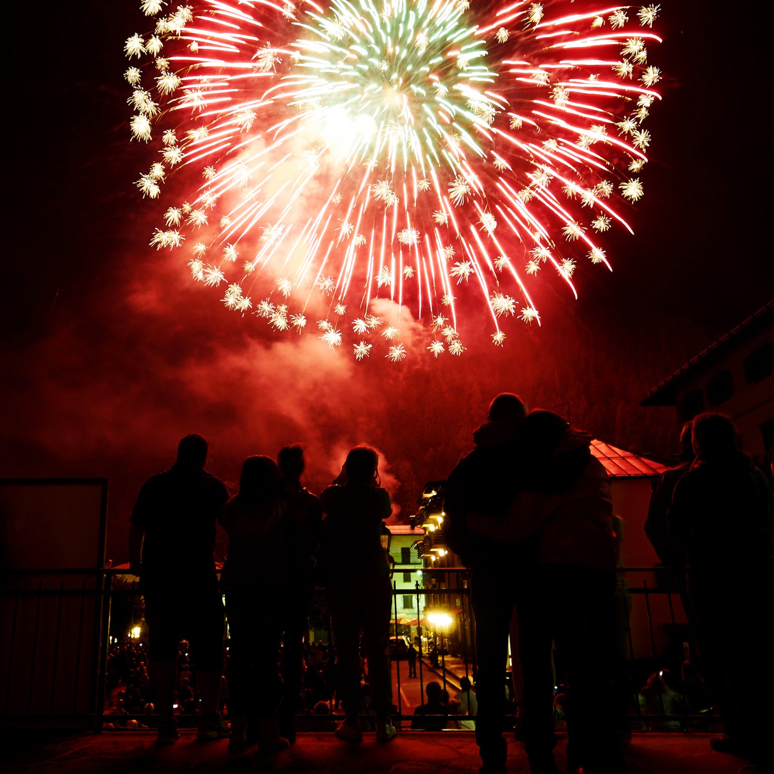 2025 Rozzi Shows – Rozzi Backyard Fireworks